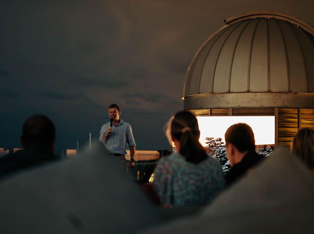 Anantara Kihavah Maldives Villas hosts historic space talk with British ...