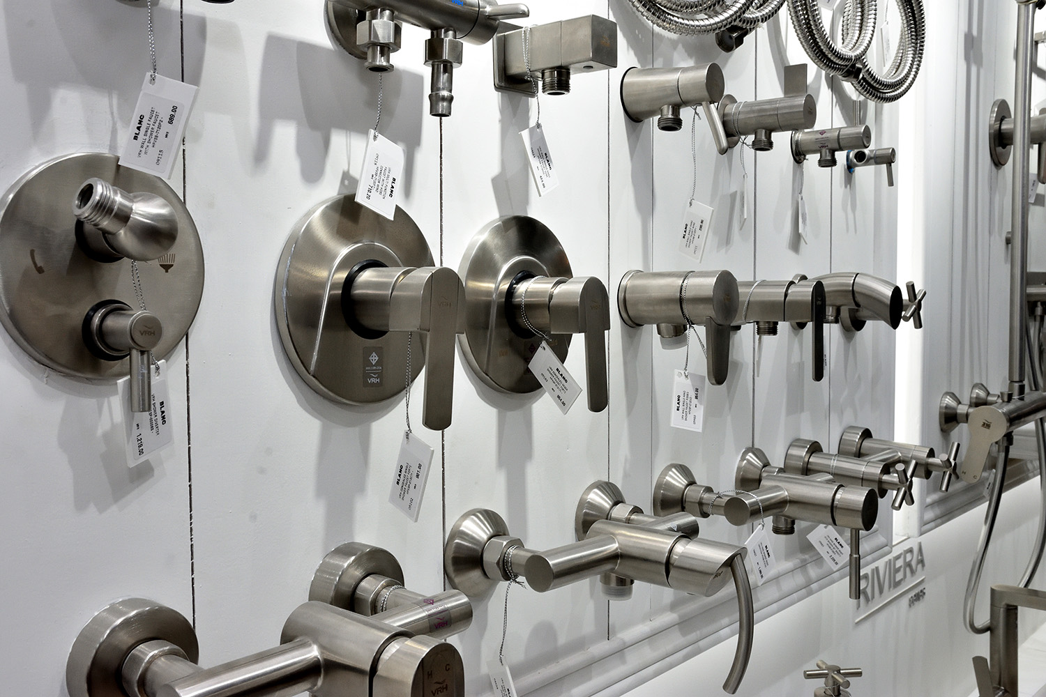 Veligaa Hardware launches new showroom ‘Blanc’